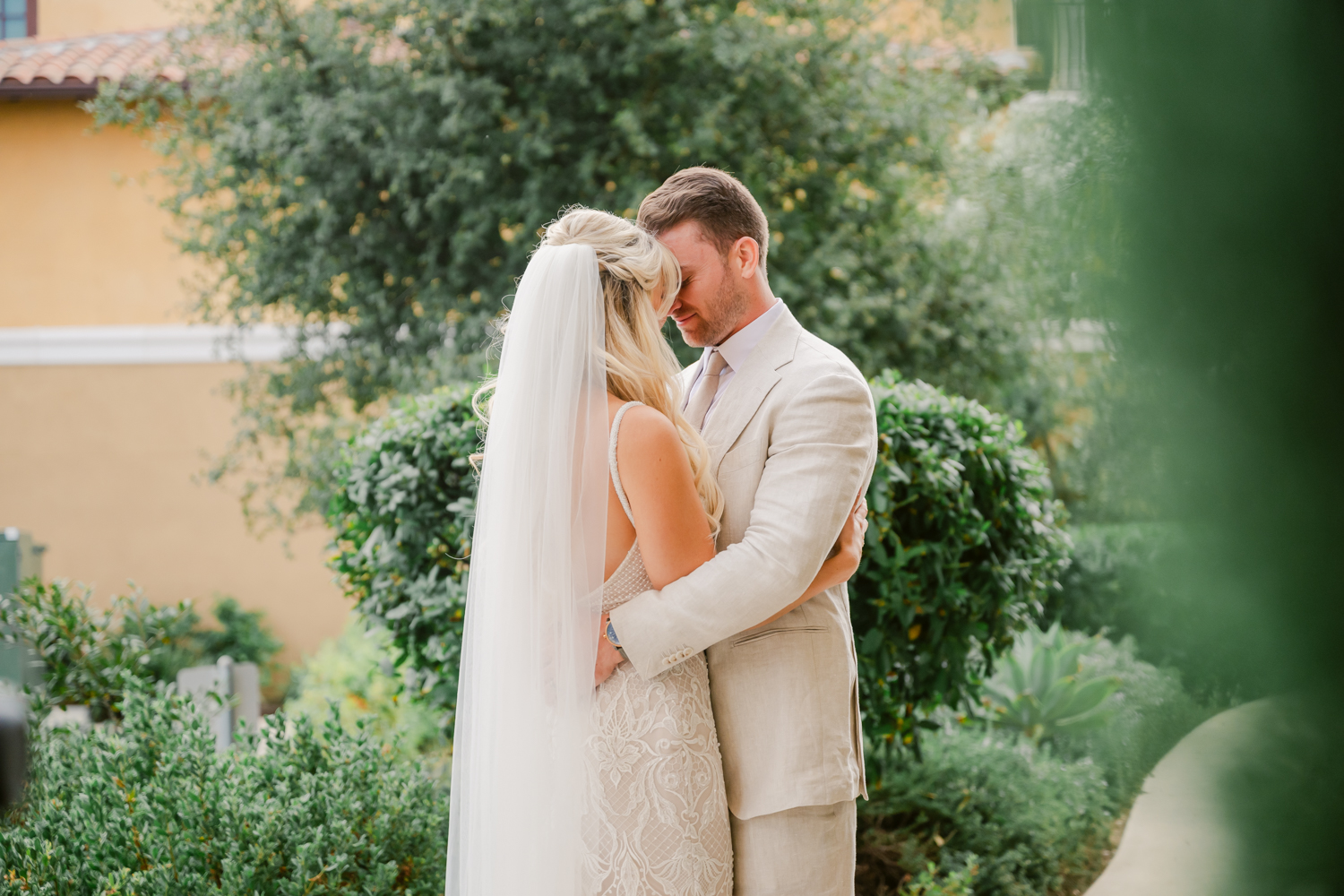 The PROS & CONS of FIRST LOOK - vkweddingphotography.com